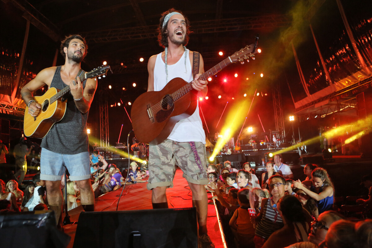 Photo : Le groupe Les Fréro Delavega (Jérémy Frérot et Florian Delavega ...