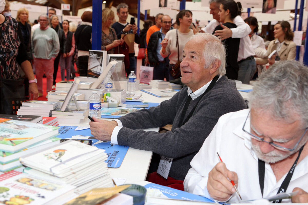 Photo : Jacques Mailhot lors de la 40ème Foire du Livre de Brive 2022 à ...