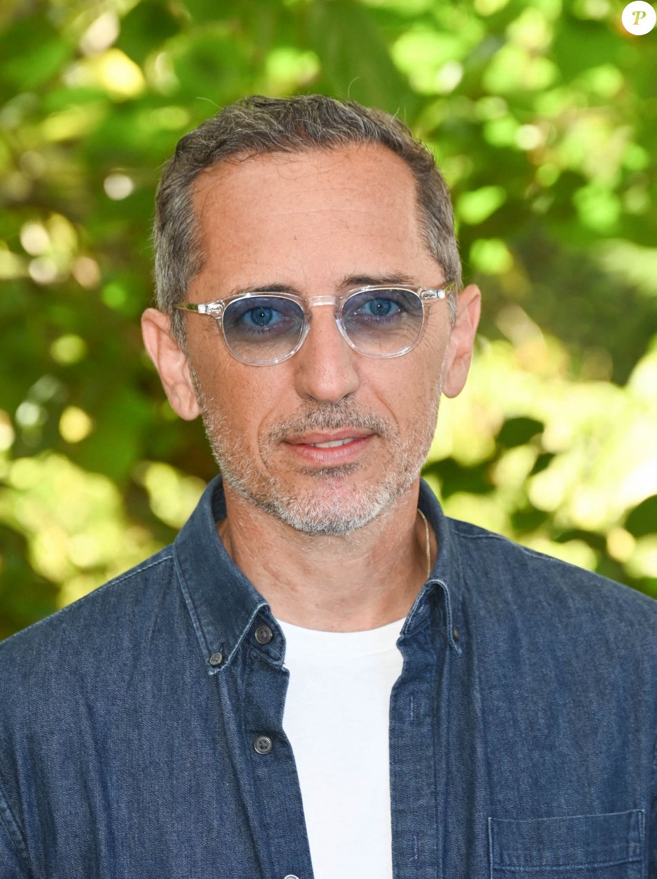 Gad Elmaleh au photocall du film Reste un peu lors du 15ème festival du ...