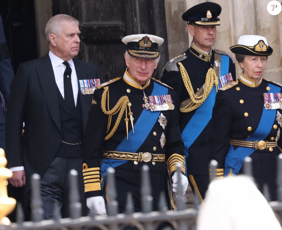 Le prince Andrew, duc d'York, le roi Charles III d'Angleterre, la ...