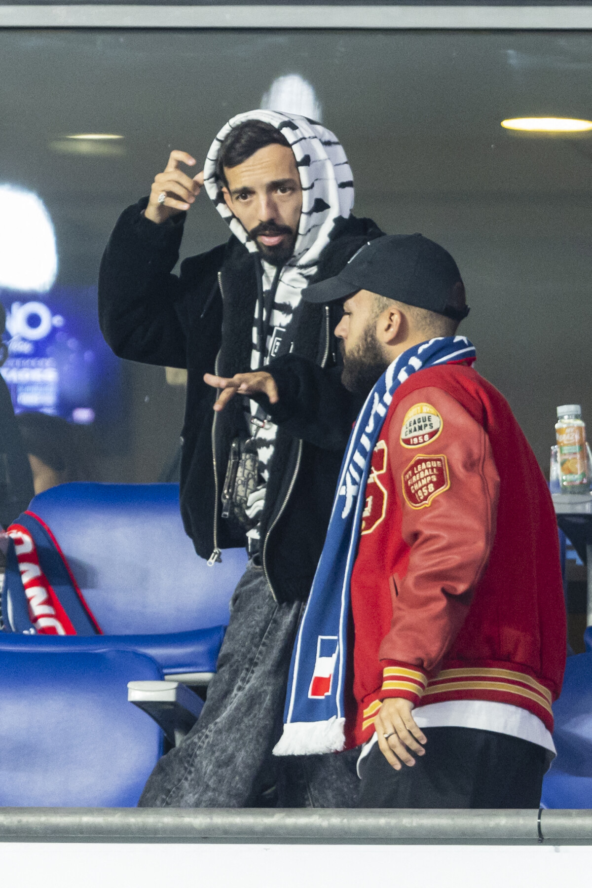 Photo : Bigflo et Oli - People dans les tribunes lors du match de la ...