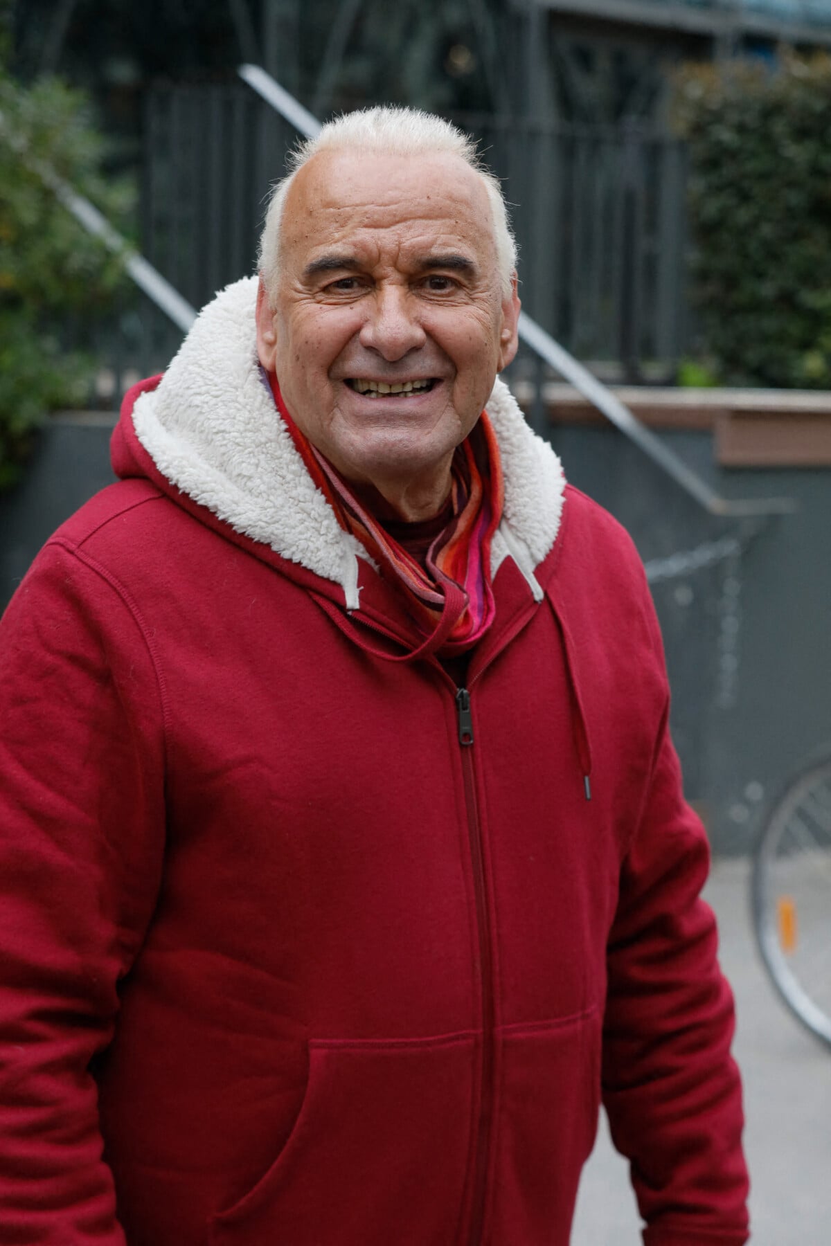 Photo : Michel Fugain - Sorties de l'enregistrement "Vivement dimanche ...