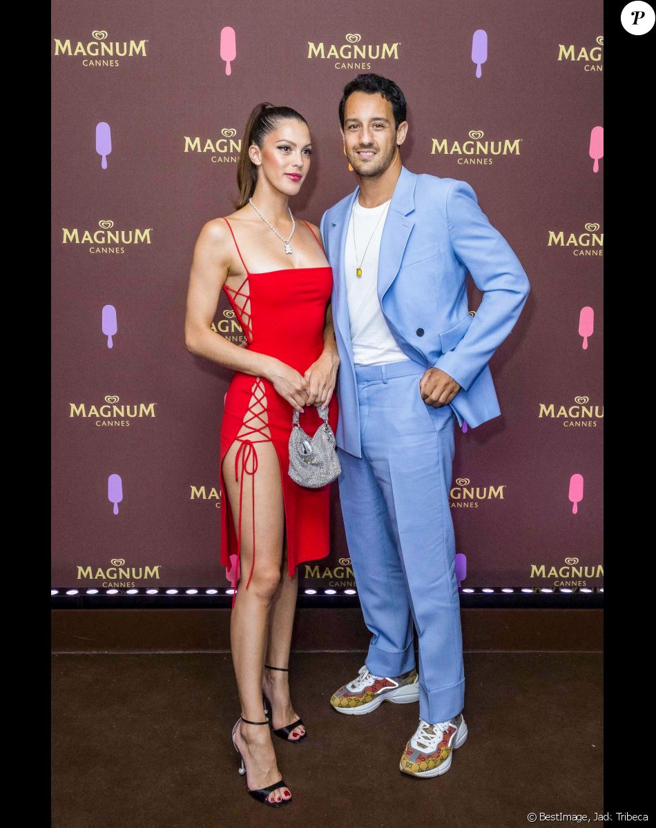 Iris Mittenaere pose avec sa soeur Cassandre qu'elle ne montre jamais ...
