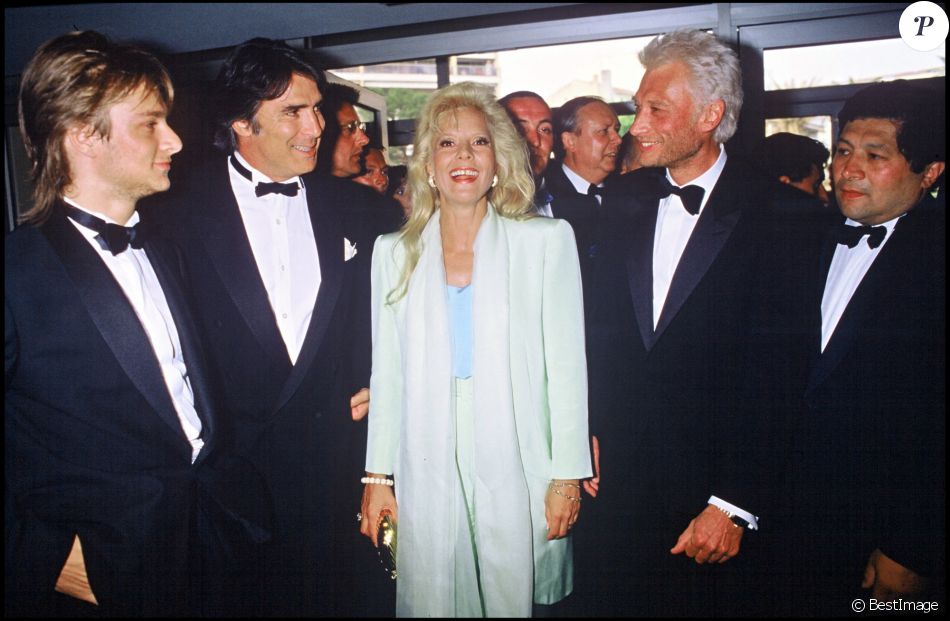 David Hallyday, Tony Scotti, Sylvie Vartan et Johnny hallyday en 1986 à Cannes - Purepeople