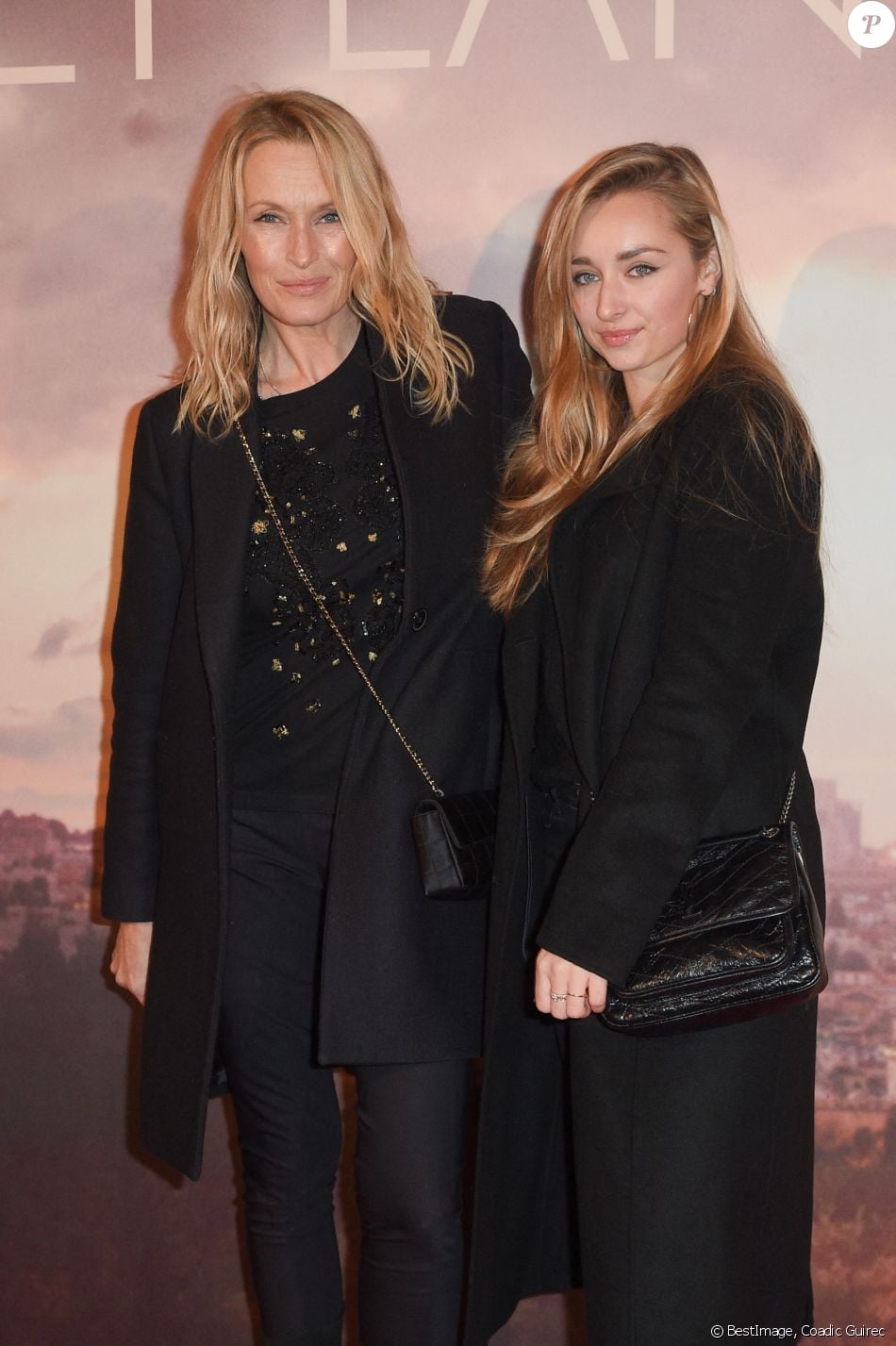 Estelle Lefébure avec sa fille Emma Smet à l'avant-première du film ...