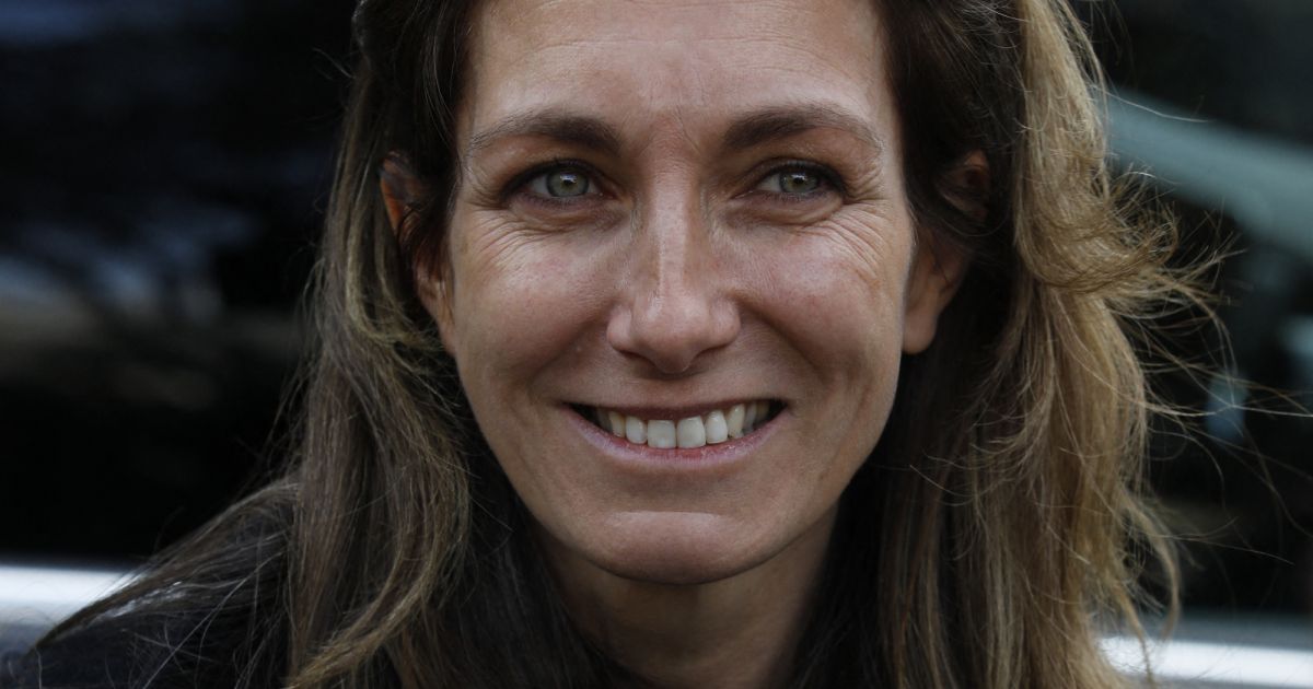 Anne-Claire Coudray- Sorties des obsèques de Jean-Pierre Pernaut en la ...