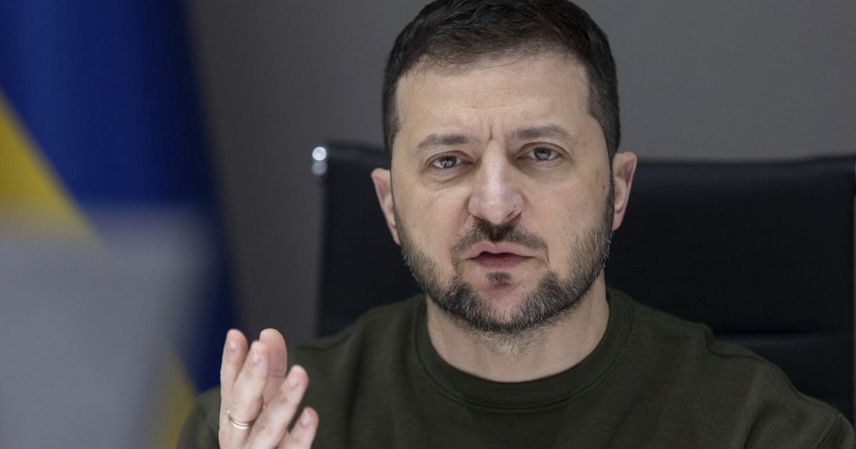 Le président Volodymyr Zelensky , en visio conférence, reçoit le Prix ...