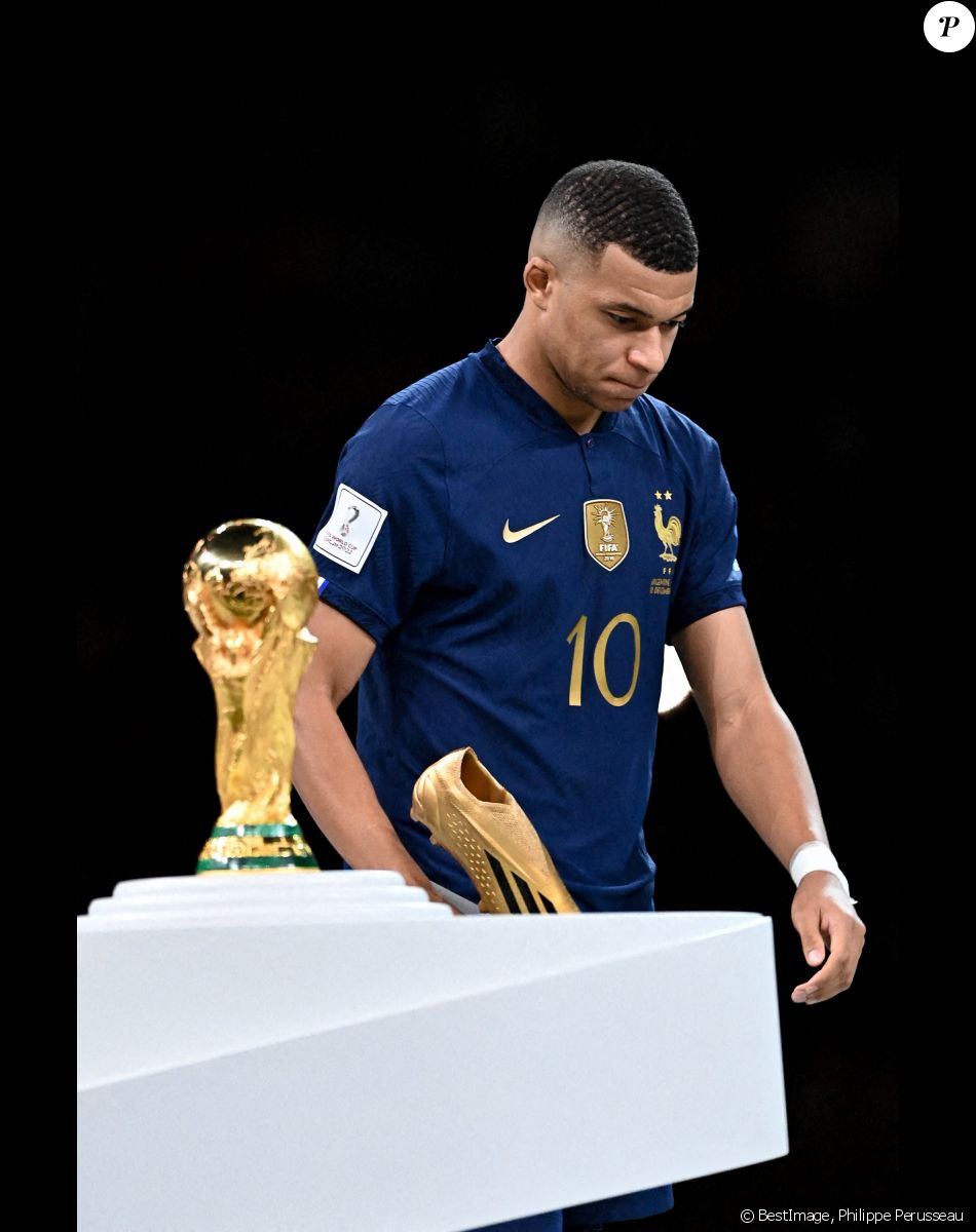 Coupe du Monde : Emiliano Martinez et son geste obscène, le gardien argentin atomisé après la ...