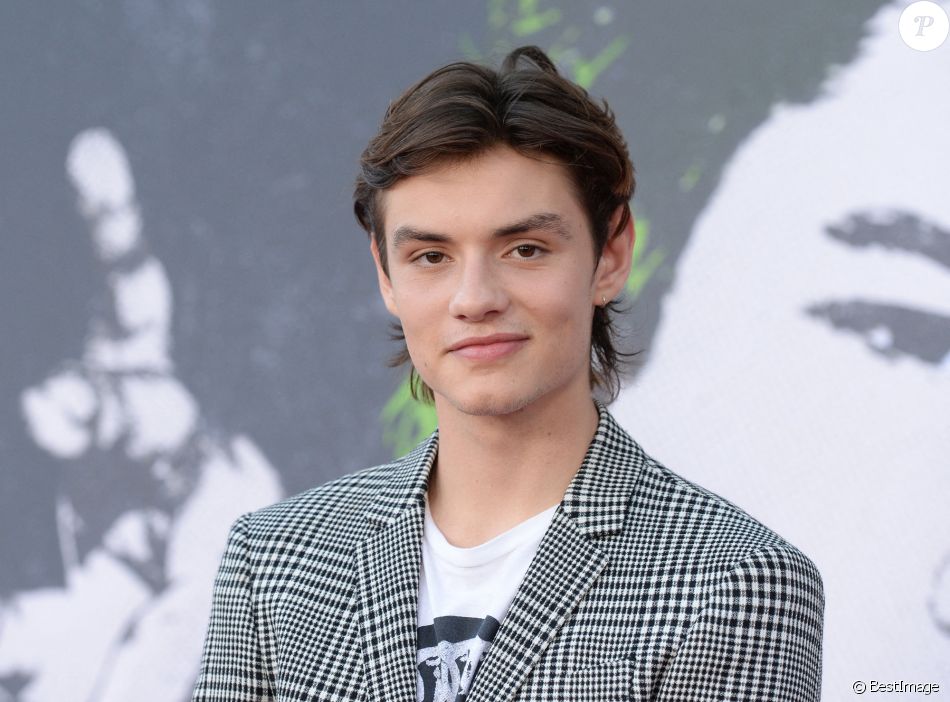 Louis Partridge à la première de la série FX Pistol à Los Angeles, le 7 ...