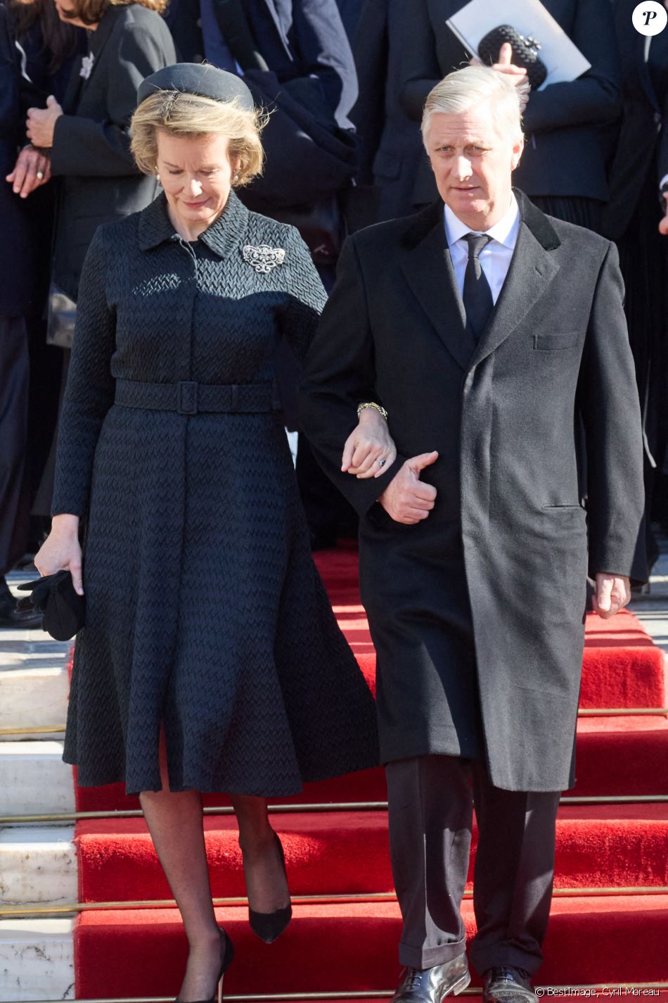 La reine Mathilde et le roi Philippe de Belgique - Sorties des obsèques ...