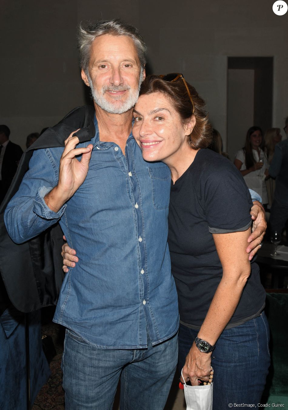 Exclusif - Antoine de Caunes et sa femme Daphné Roulier - Dédicace du ...