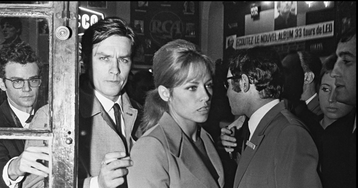 Archives : Alain Delon et sa femme Nathalie à Paris en 1965 - Purepeople