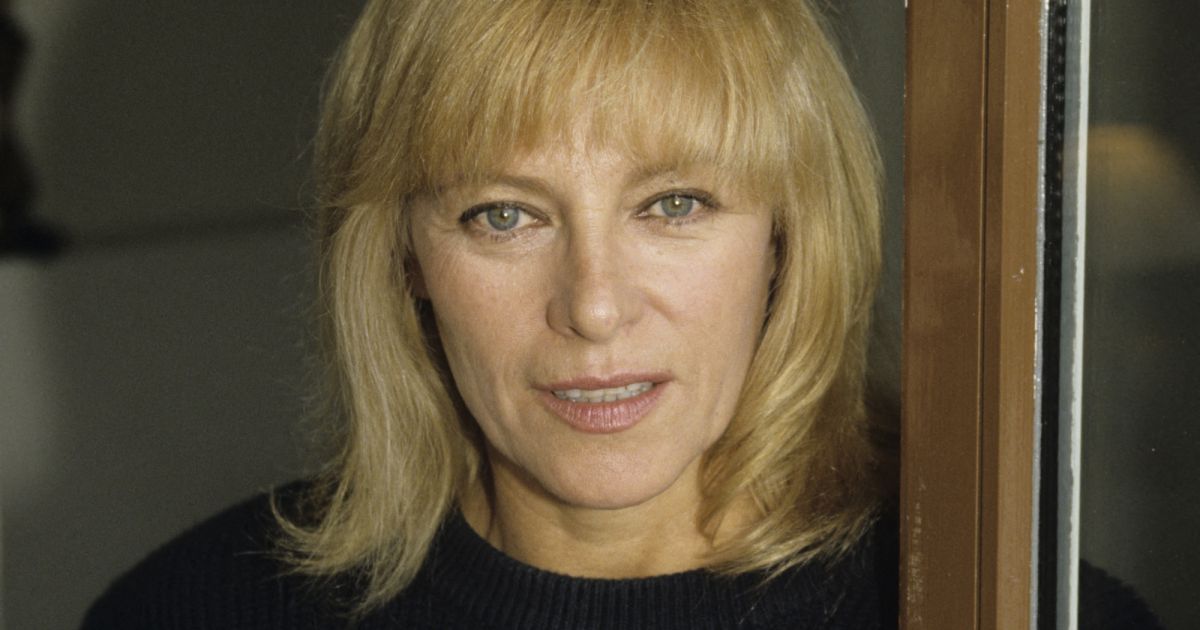 Archives - En France, Nathalie Delon posant le 6 juin 1994. © Alain ...