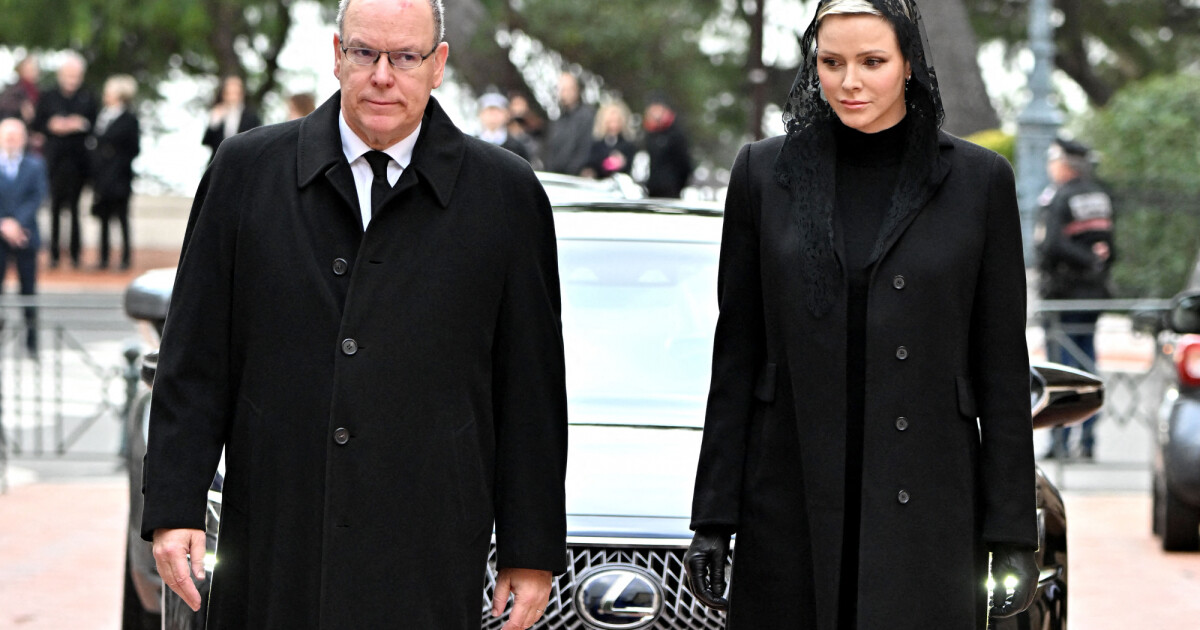 Charlene et Albert de Monaco : Stricts et solennels pour un hommage, le ...