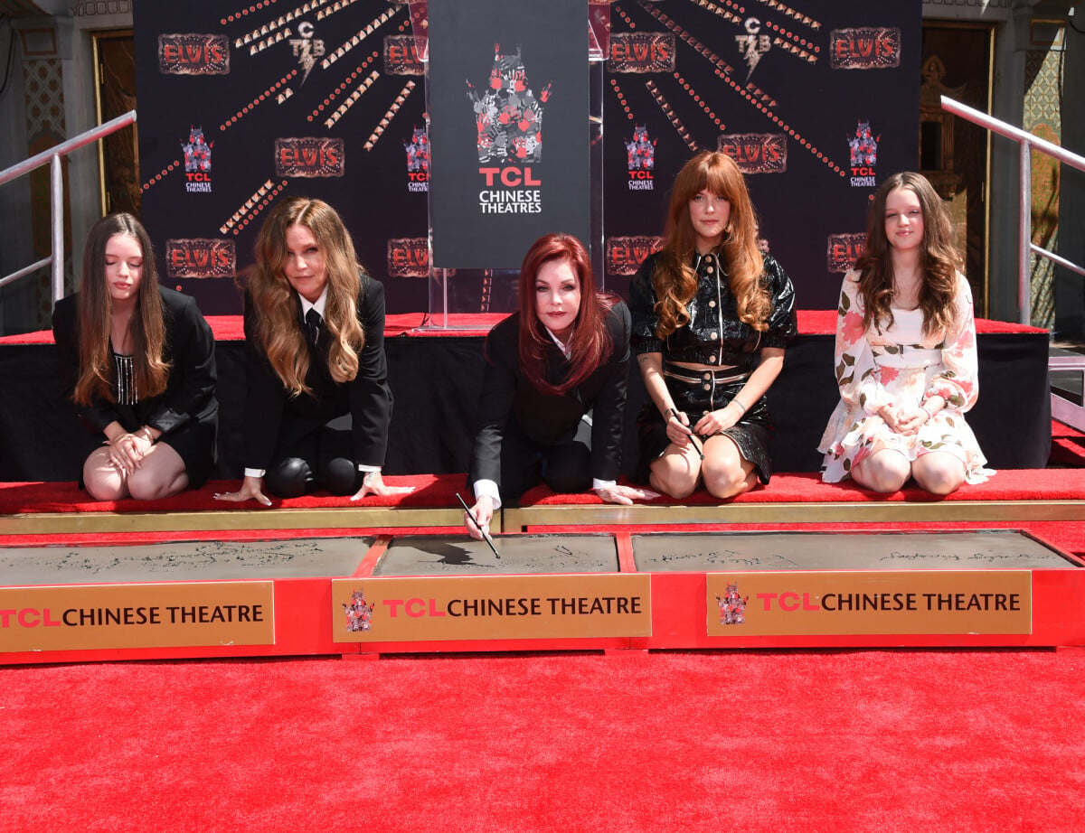 Photo : Finley Lockwood, Lisa Marie Presley, Priscilla Presley, Riley ...