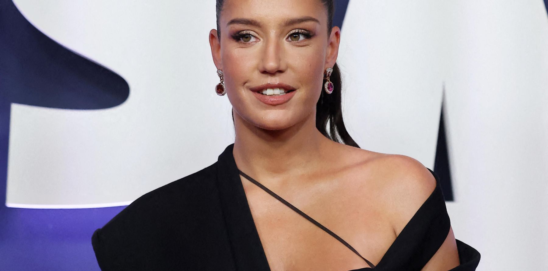 Adèle Exarchopoulos et son épaule dénudée, Marina Foïs en mini ...