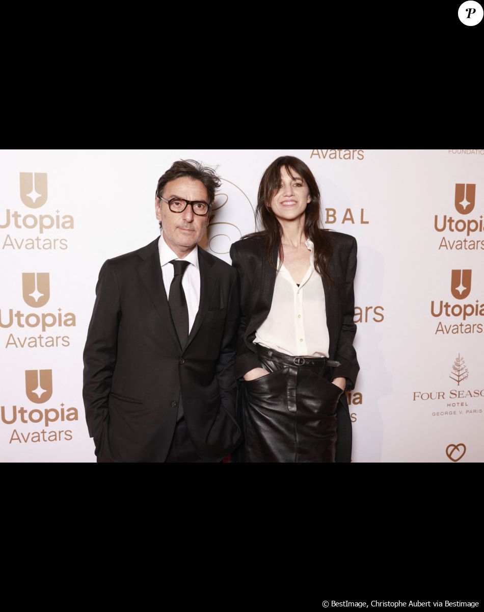 Yvan Attal et Charlotte Gainsbourg : Exquise photo du clan au complet ...