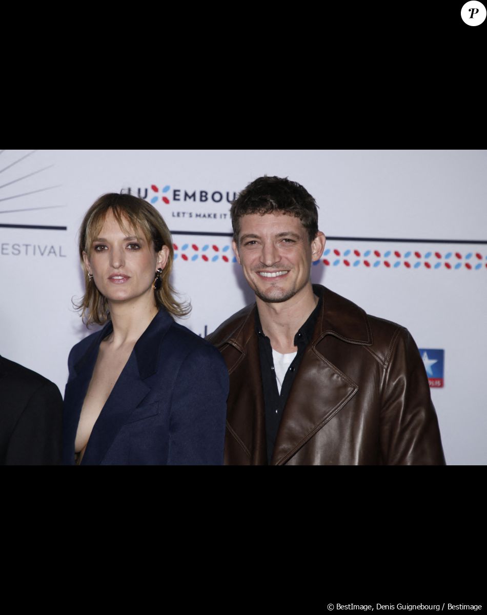Niels Schneider : Le chéri de Virginie Efira souriant auprès d'une ...