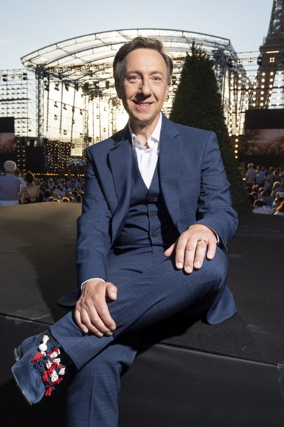 Photo : Exclusif - Stéphane Bern (Chaussures Louboutin aux couleurs ...