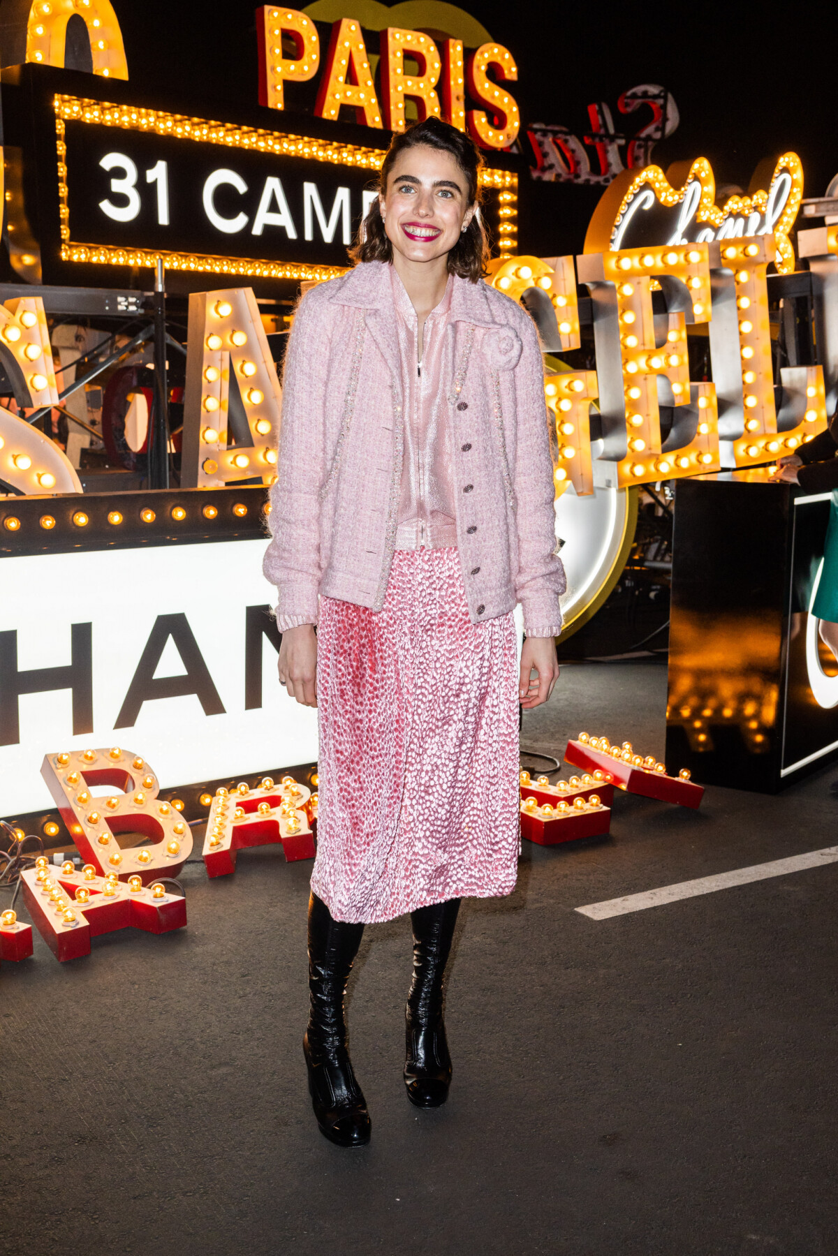 Photo : Margaret Qualley - Photocall du défilé Chanel Collection ...