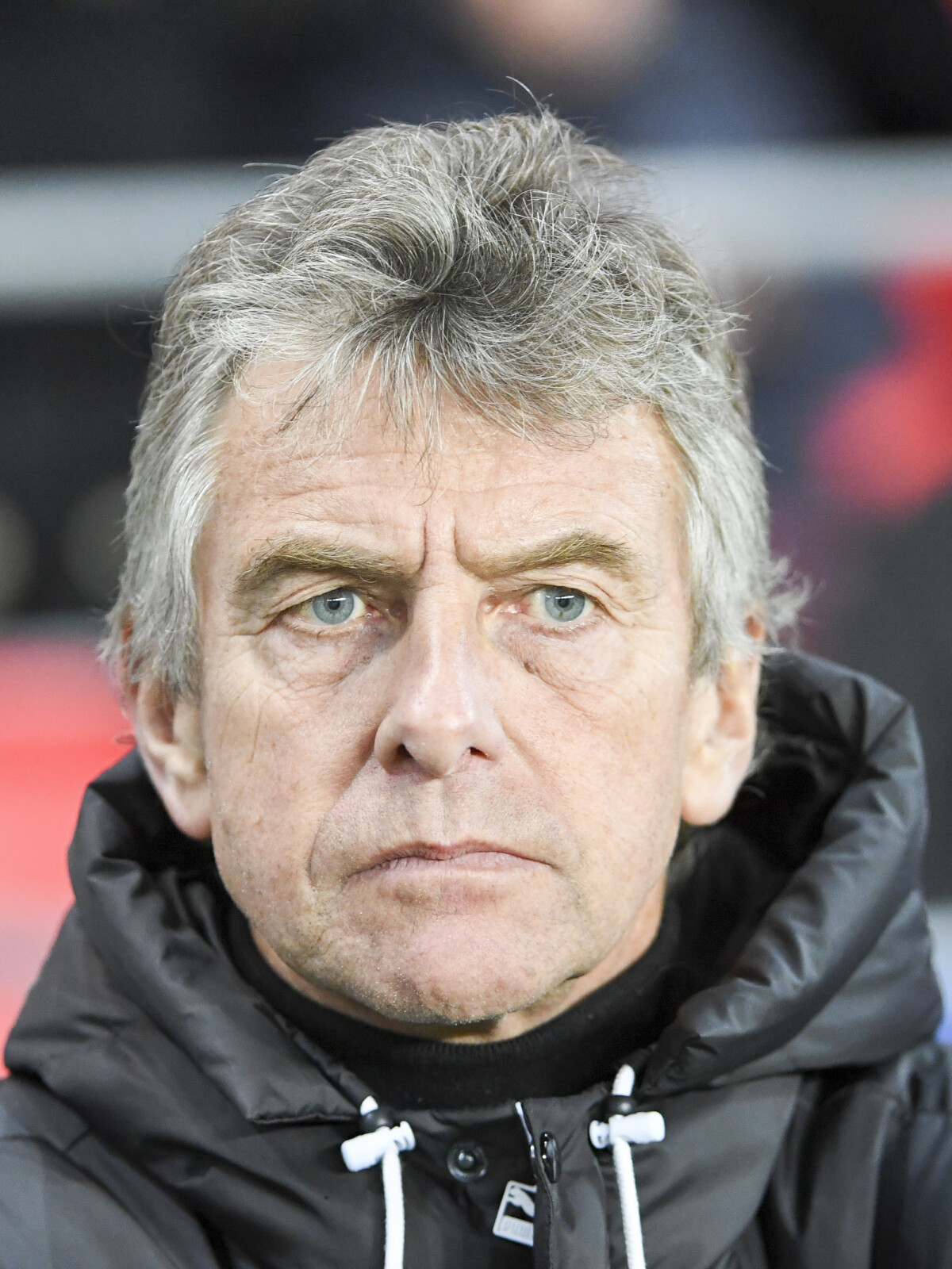 Photo : Christian Gourcuff (entraîneur de Rennes) - Karine Ferri ...