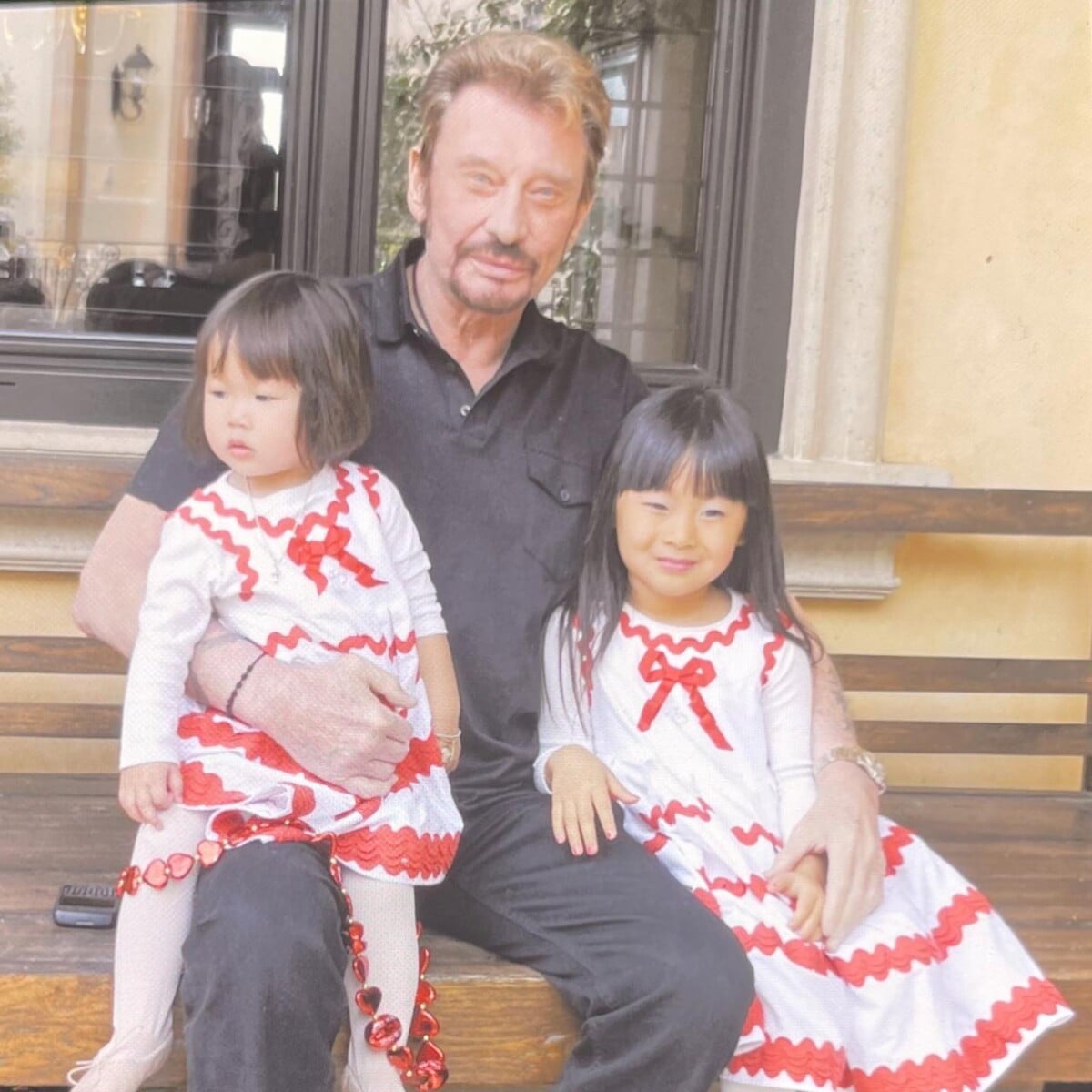 Photo : Joy Hallyday rend hommage à son papa Johnny sur Instagram. Le ...
