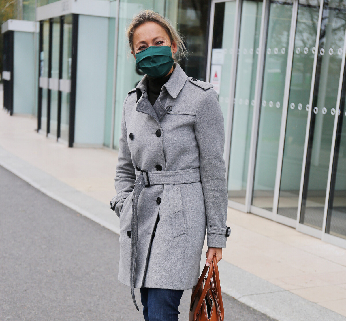 Photo : Exclusif - Anne-Sophie Lapix devant les studios de Radio France ...