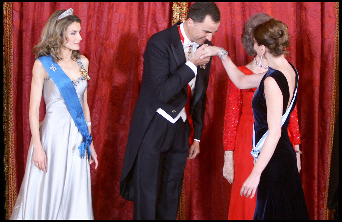 Photo : Letizia d'Espagne, Carla Bruni Sarokozy et Felipe d'Espagne ...