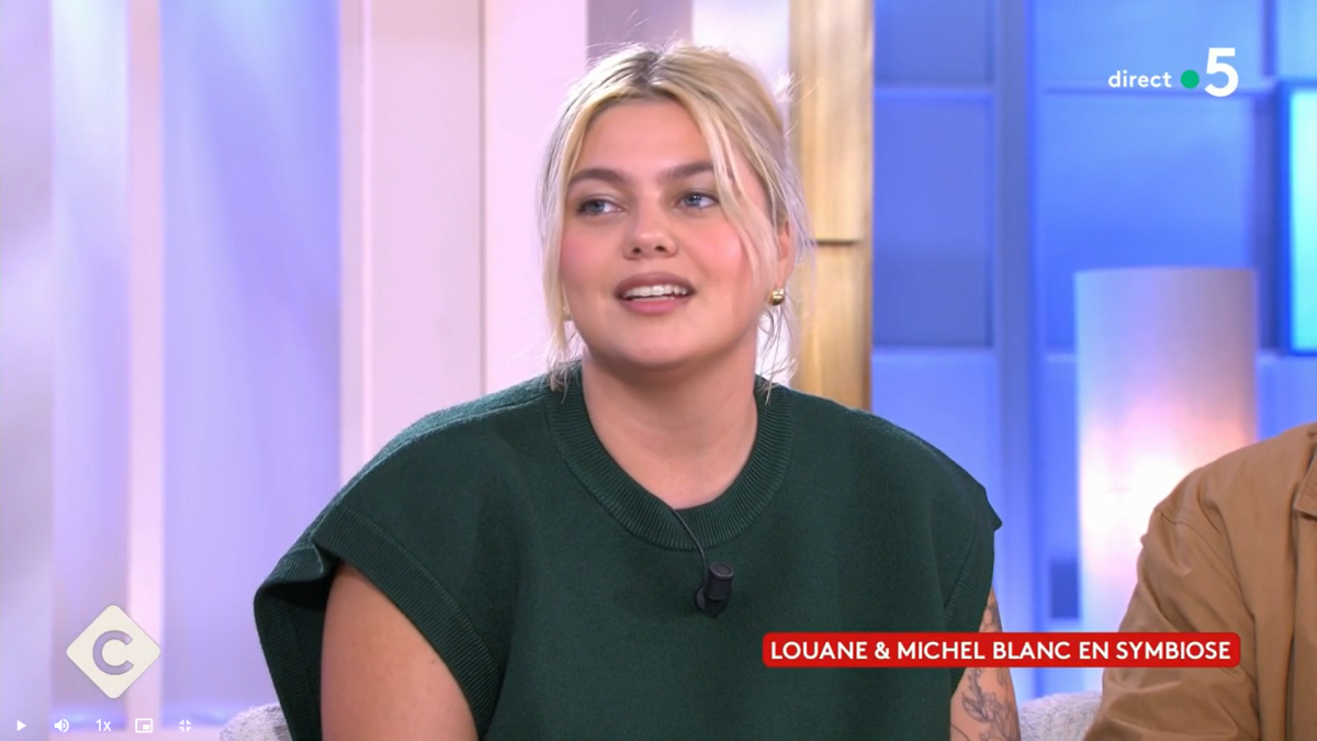 Vidéo : Louane, dans C à Vous. - Purepeople