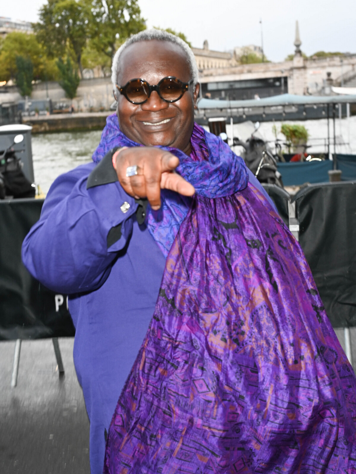 Photo : Magloire - People au defilé CHMPS ?! PARISSE au Bridge Club ...