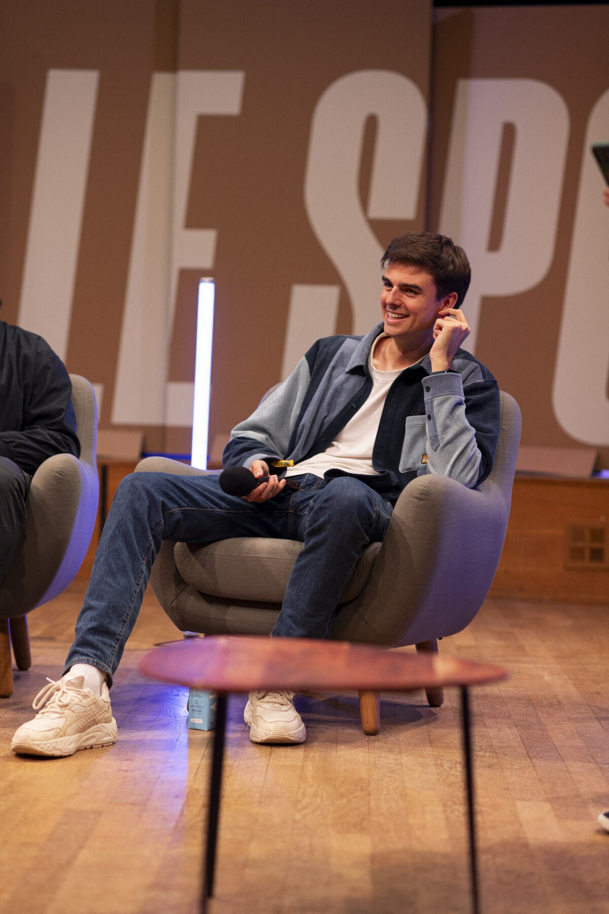 Photo : Le jeune homme de 26 ans débarque ce samedi 28 octobre sur ...