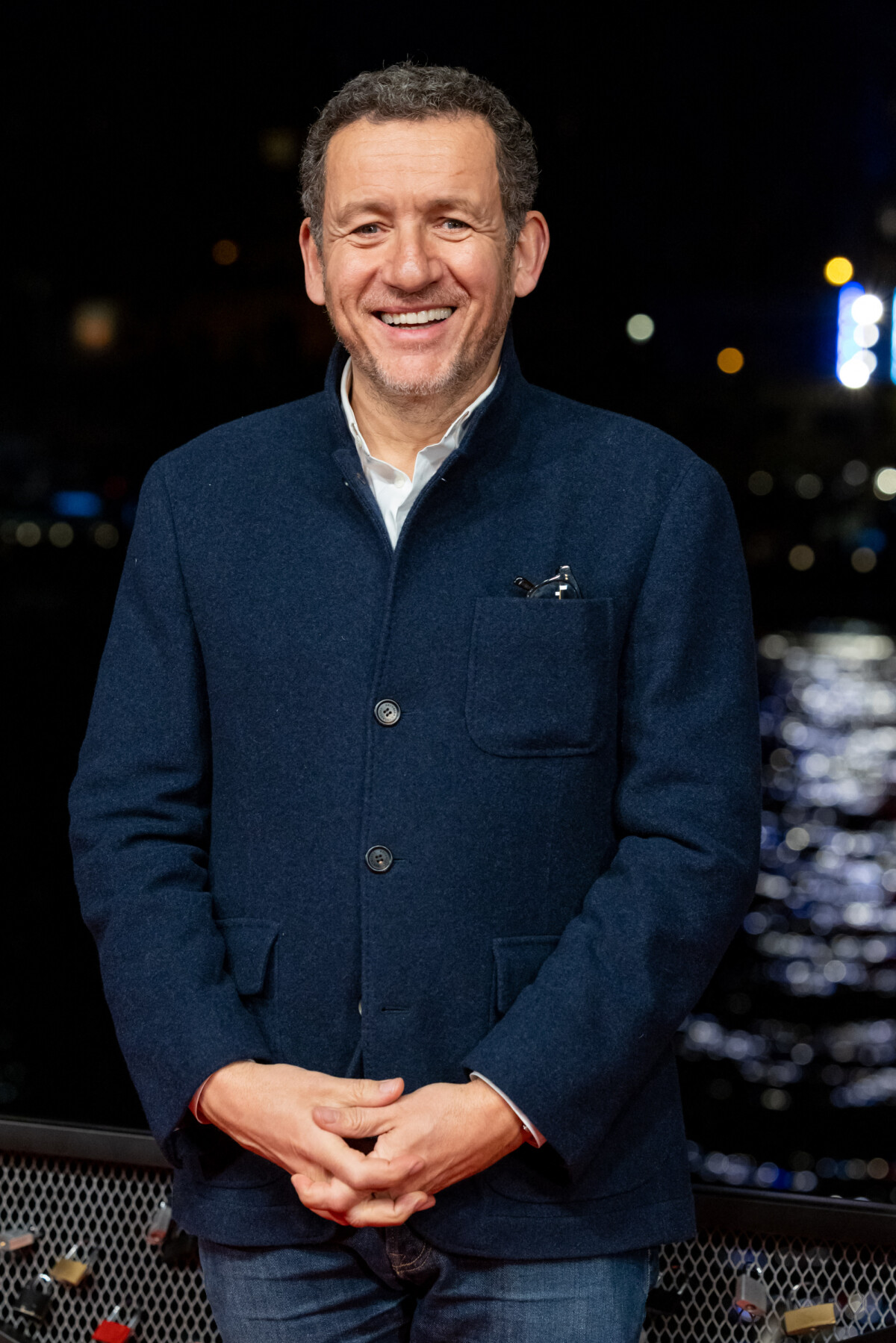 Photo : Dany Boon à la première de Murder Mystery II Passerelle Debilly ...