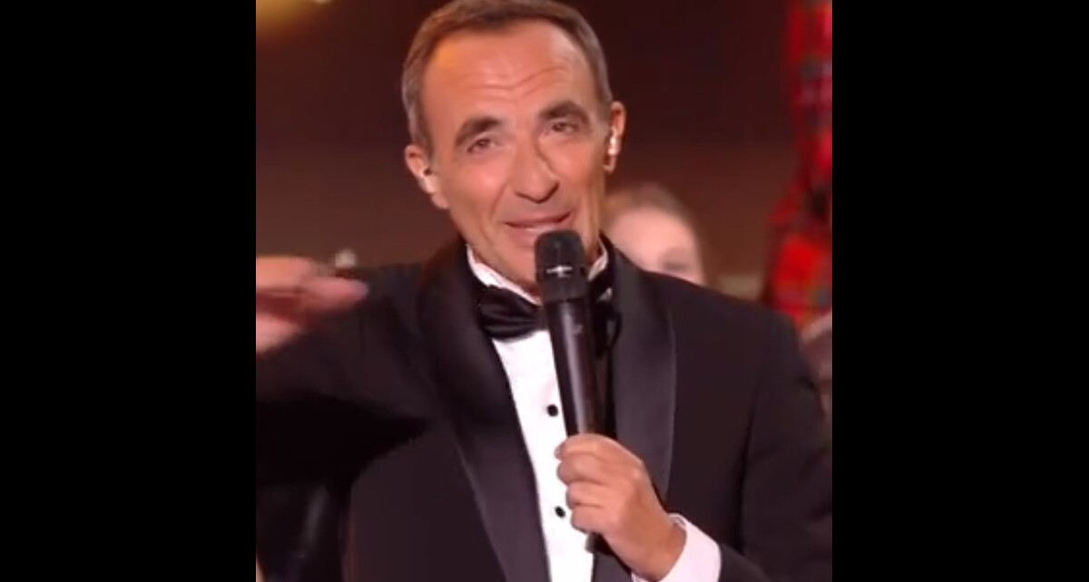 Photo : Un fou rire dont il a eu du mal à se remettre ! Nikos Aliagas ...