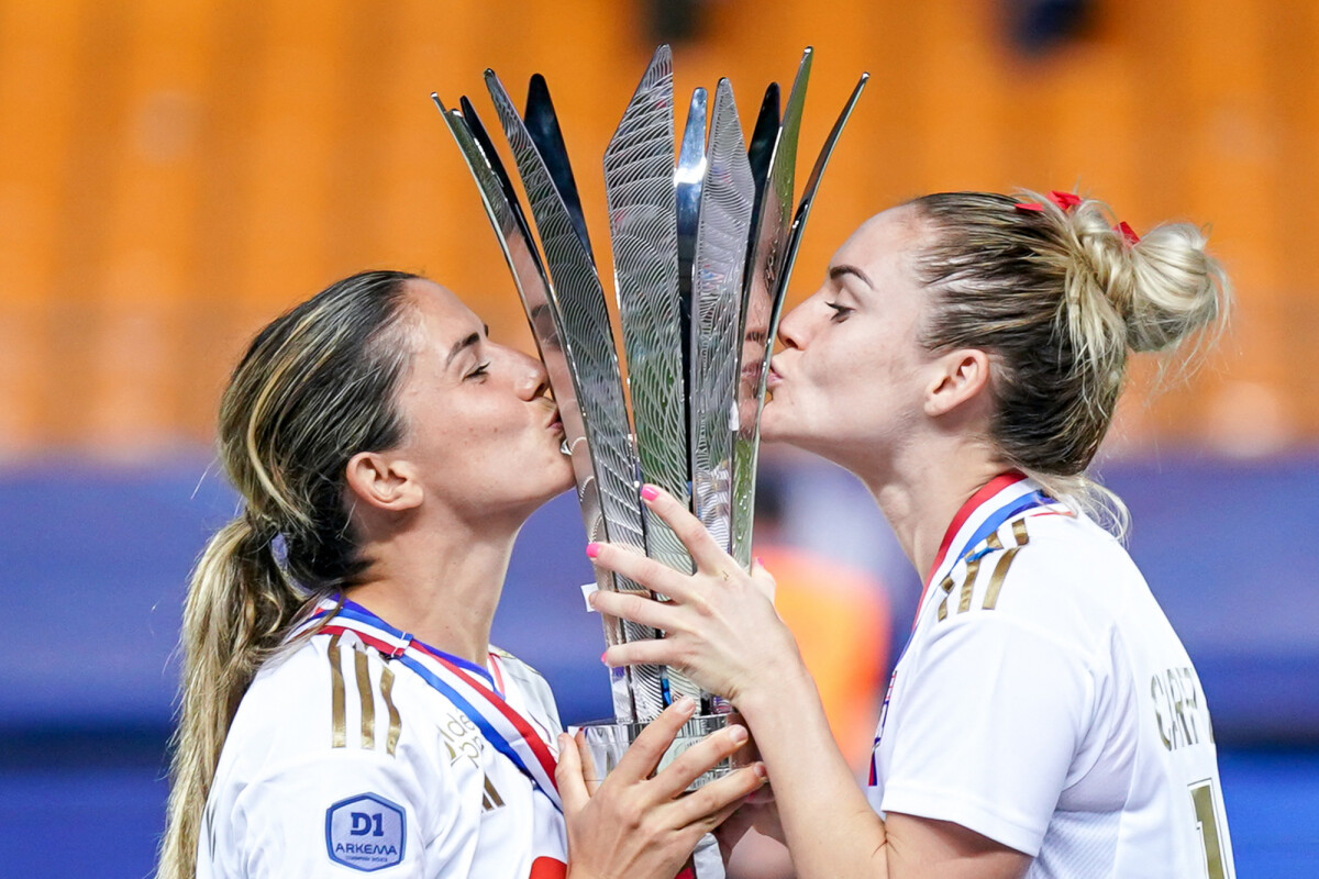 Photo : Deux joueuses de l'OL officialisent leur histoire Ellie Carpenter et Danielle Van de ...