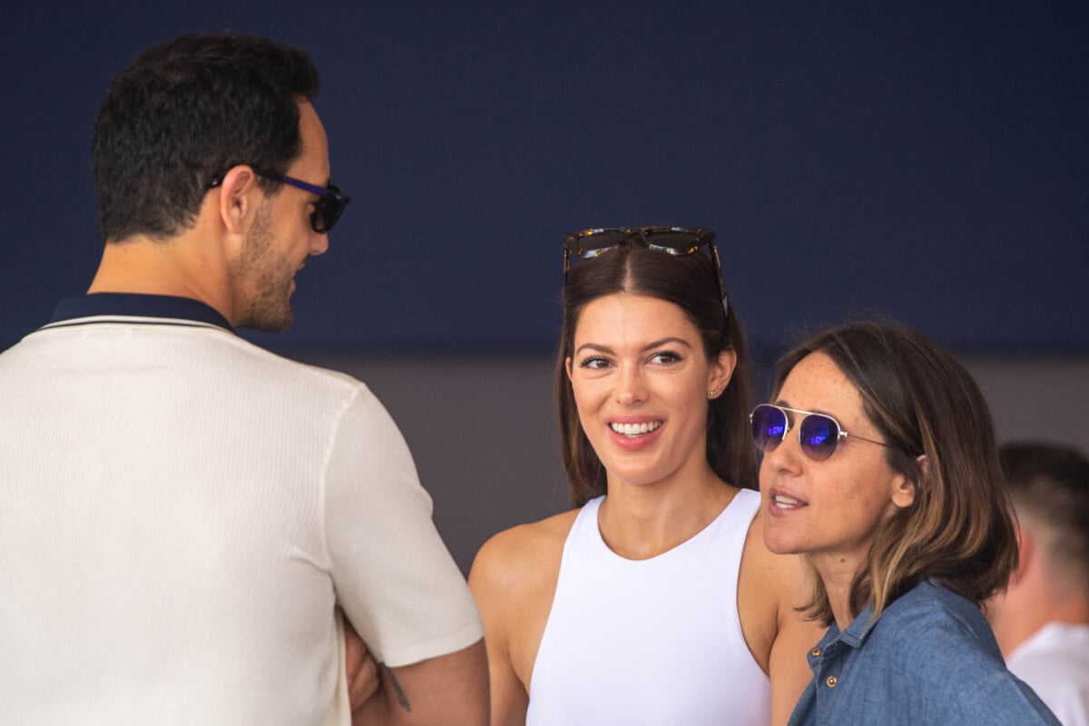 Photo Iris Mittenaere Et Diego El Glaoui Sont En Couple Malgré Des