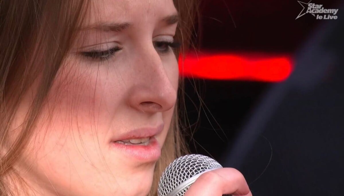 Photo : Elle a choisi de chanter "Vole", de Céline Dion Héléna ...