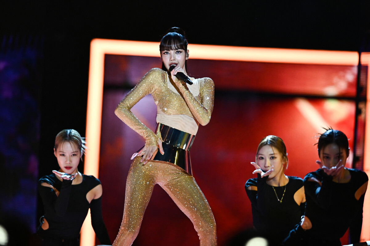 Photo : Exclusif - Lisa du groupe Blackpink - Scène - Concert événement ...