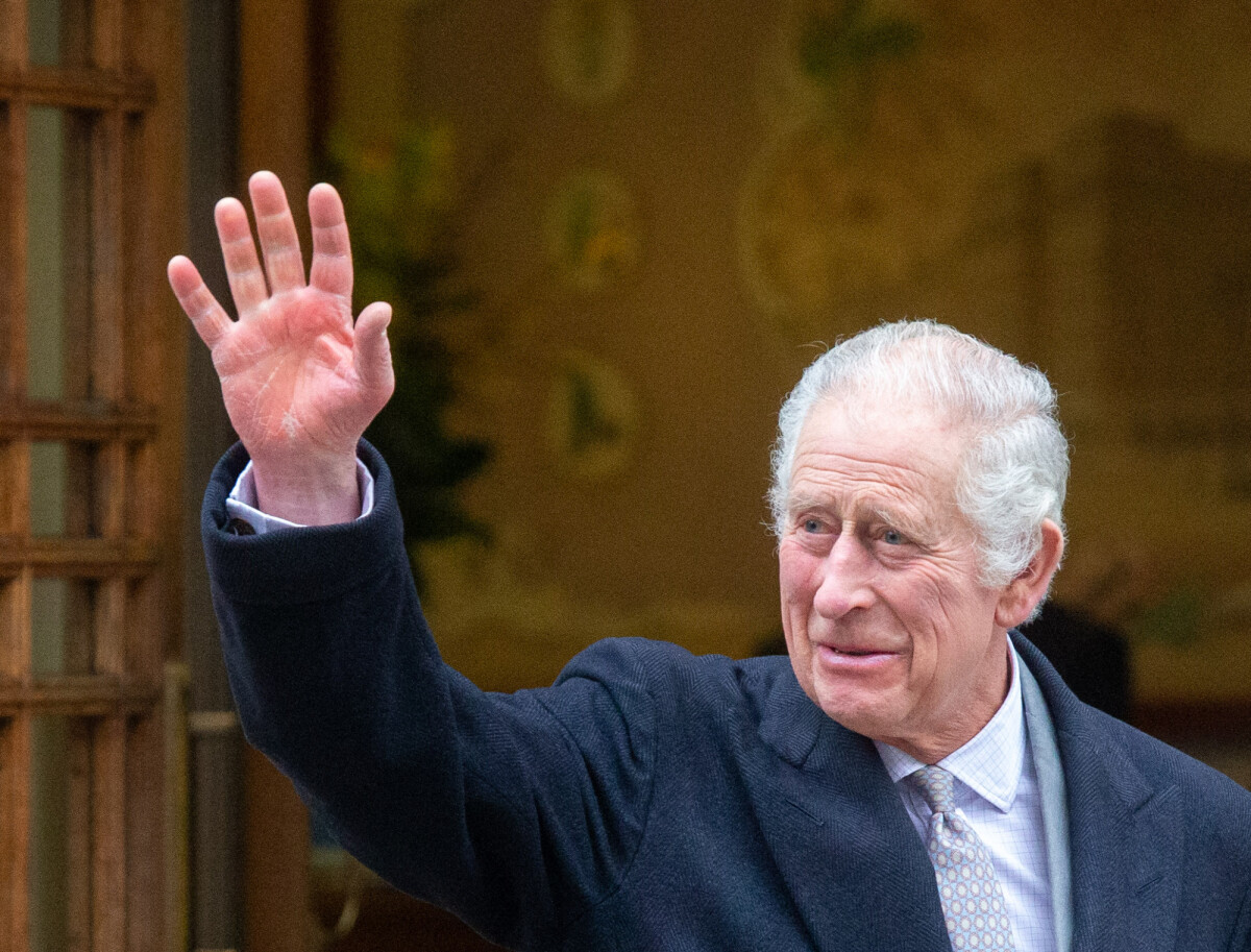 Photo : Le roi Charles III d'Angleterre quitte la London Clinic à ...
