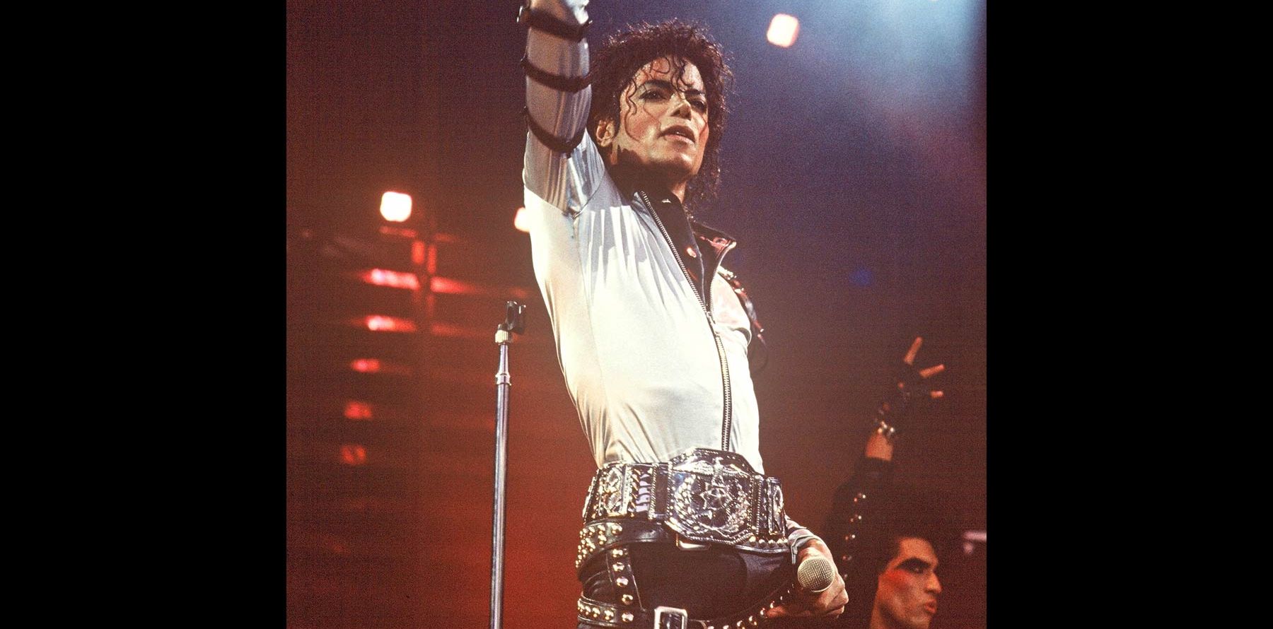 Michael Jackson : Un contrat record de 200 millions de dollars pour les ...