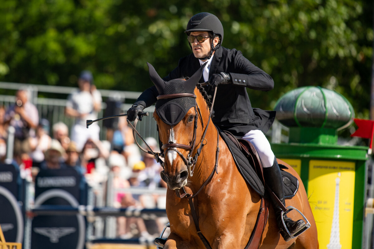 Photo : Guillaume Canet sur James Bond du Bec lors du prix Geberit lors ...