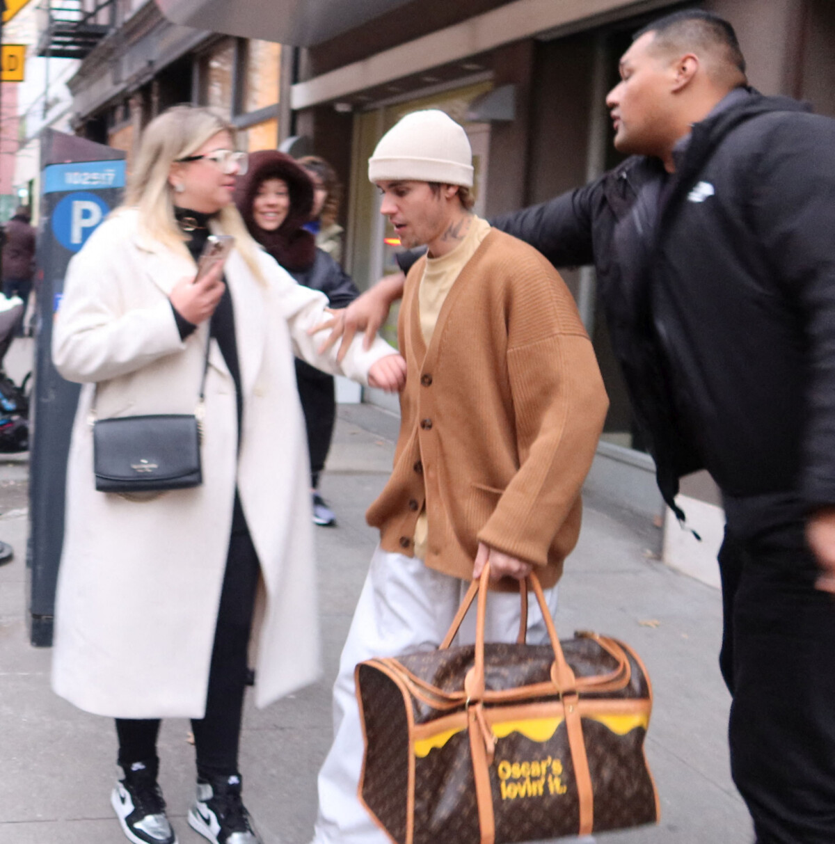 Photo : Justin Bieber sort des Electric Lady Studios tandis que ses ...