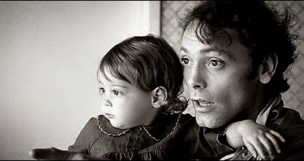 Photo : Notamment à son célèbre père Patrick. Lola Dewaere rend hommage ...