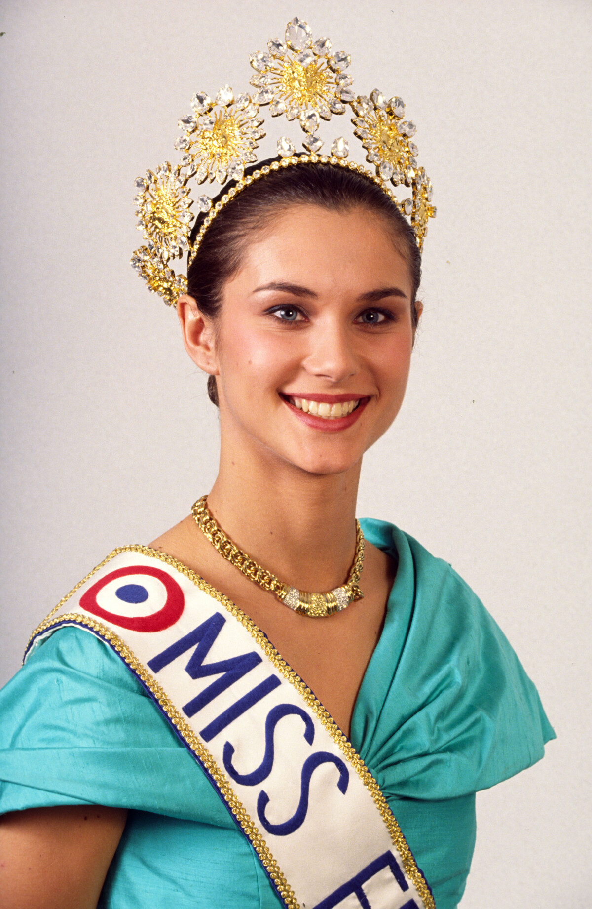 Vidéo : Valérie Claisse : L'ancienne Miss France a travaillé pour un ...