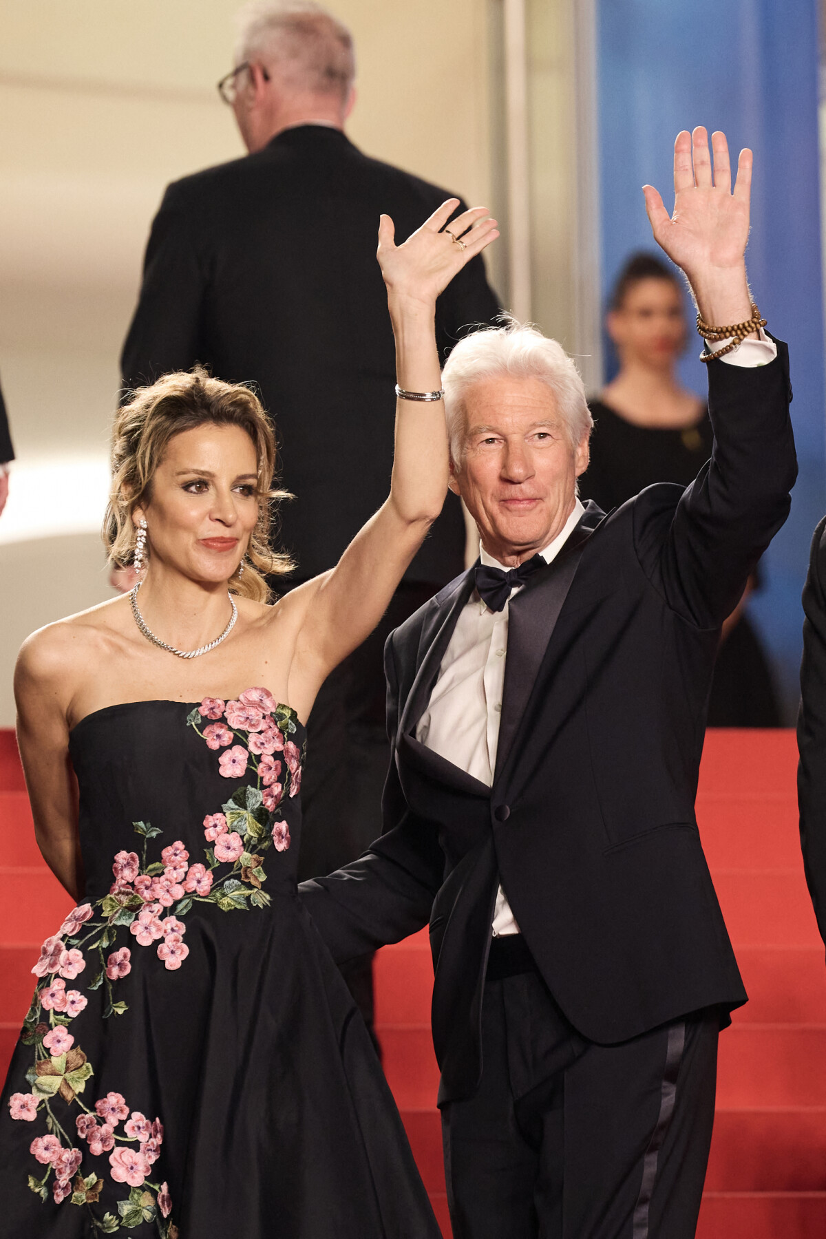Vidéo : Cannes 2024 - Richard Gere : Baiser fougueux à sa femme ...