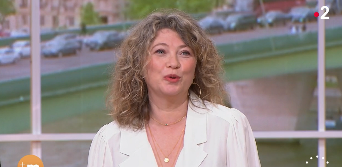 Vidéo : Cécile Bois annonce une grande nouvelle dans "Télématin" - Purepeople