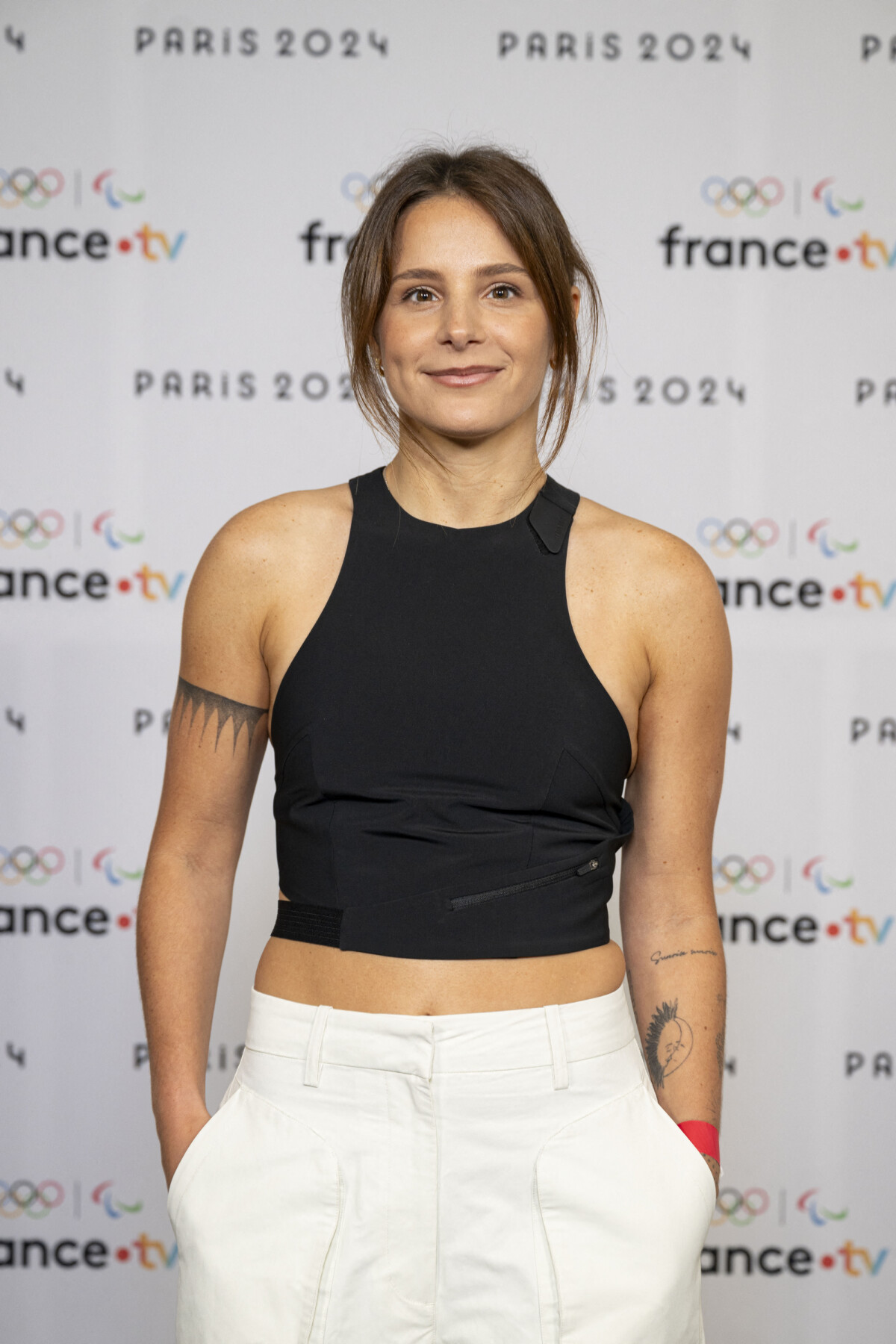 Photo : Manon Lanza lors de la présentation des journalistes et ...