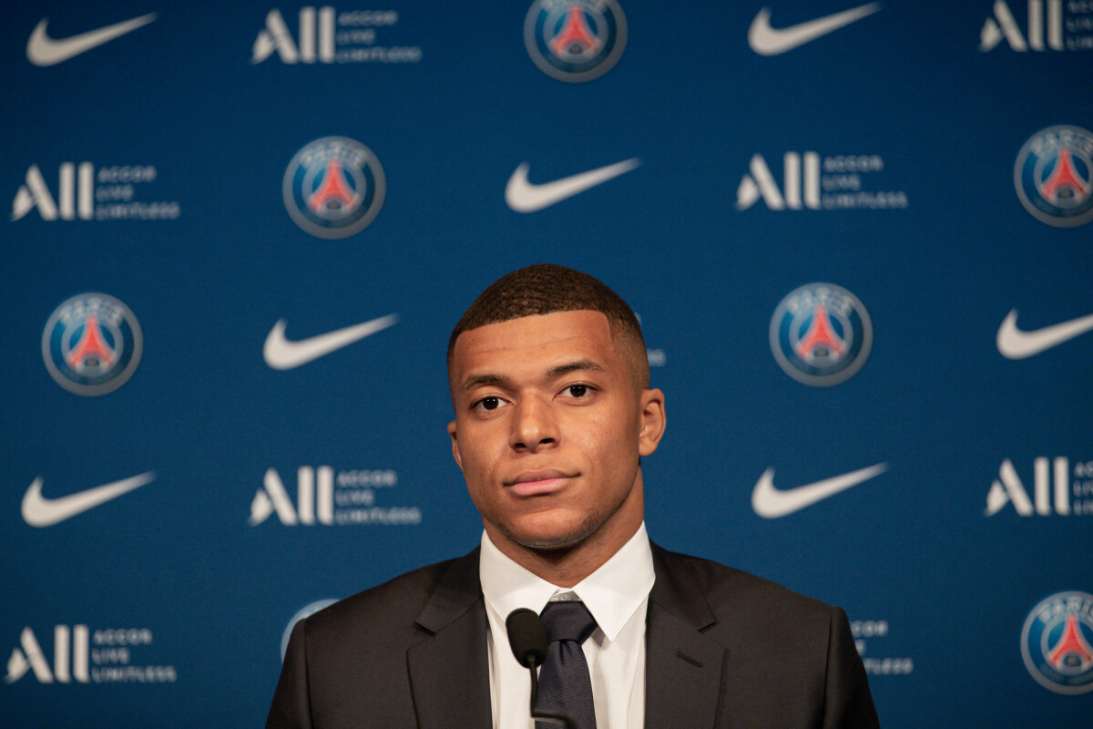 Photo : Football - Le Real Madrid officialise l'arrivée de Kylian ...