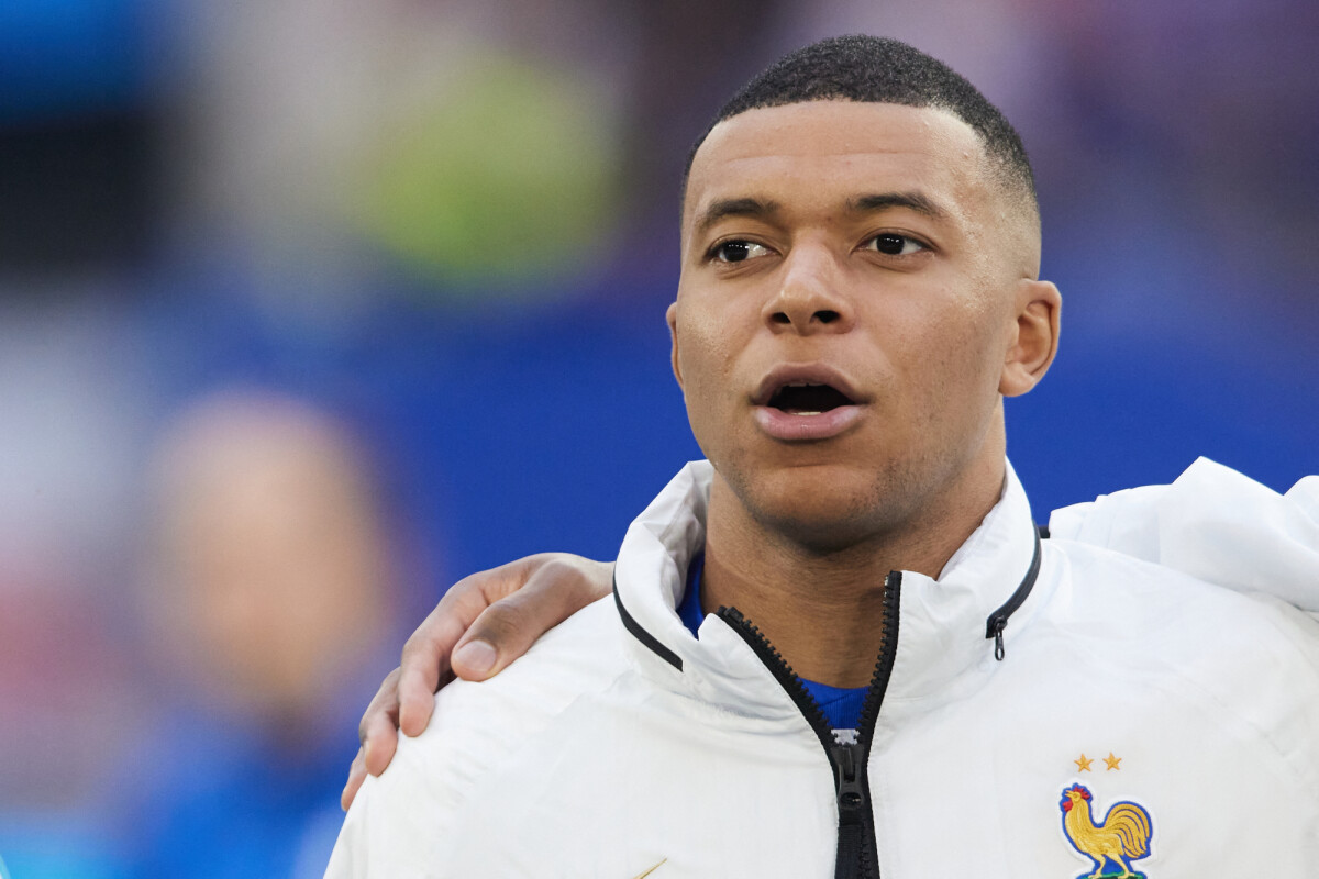 Photo : Les premières photos du nouveau masque de Kylian Mbappé Kylian ...