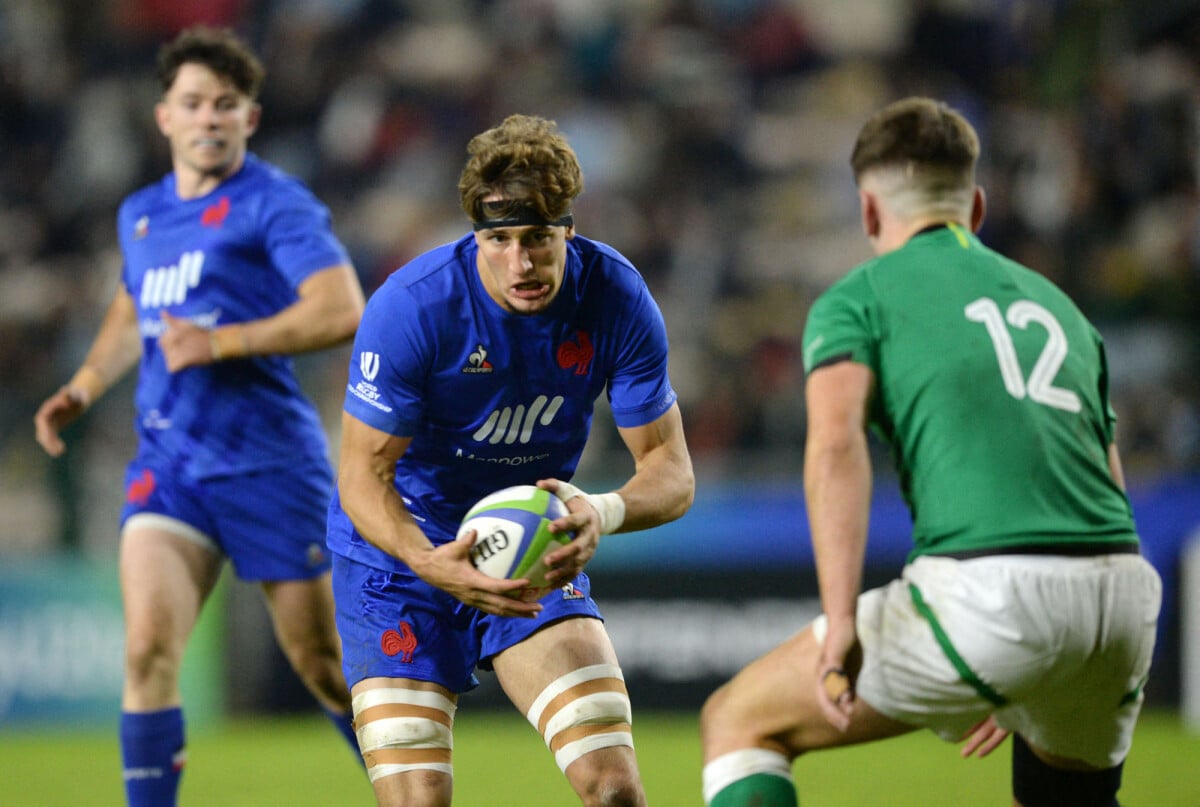 Photo : Oscar Jégou se heurte à l'Irlandais John Devine lors de la ...