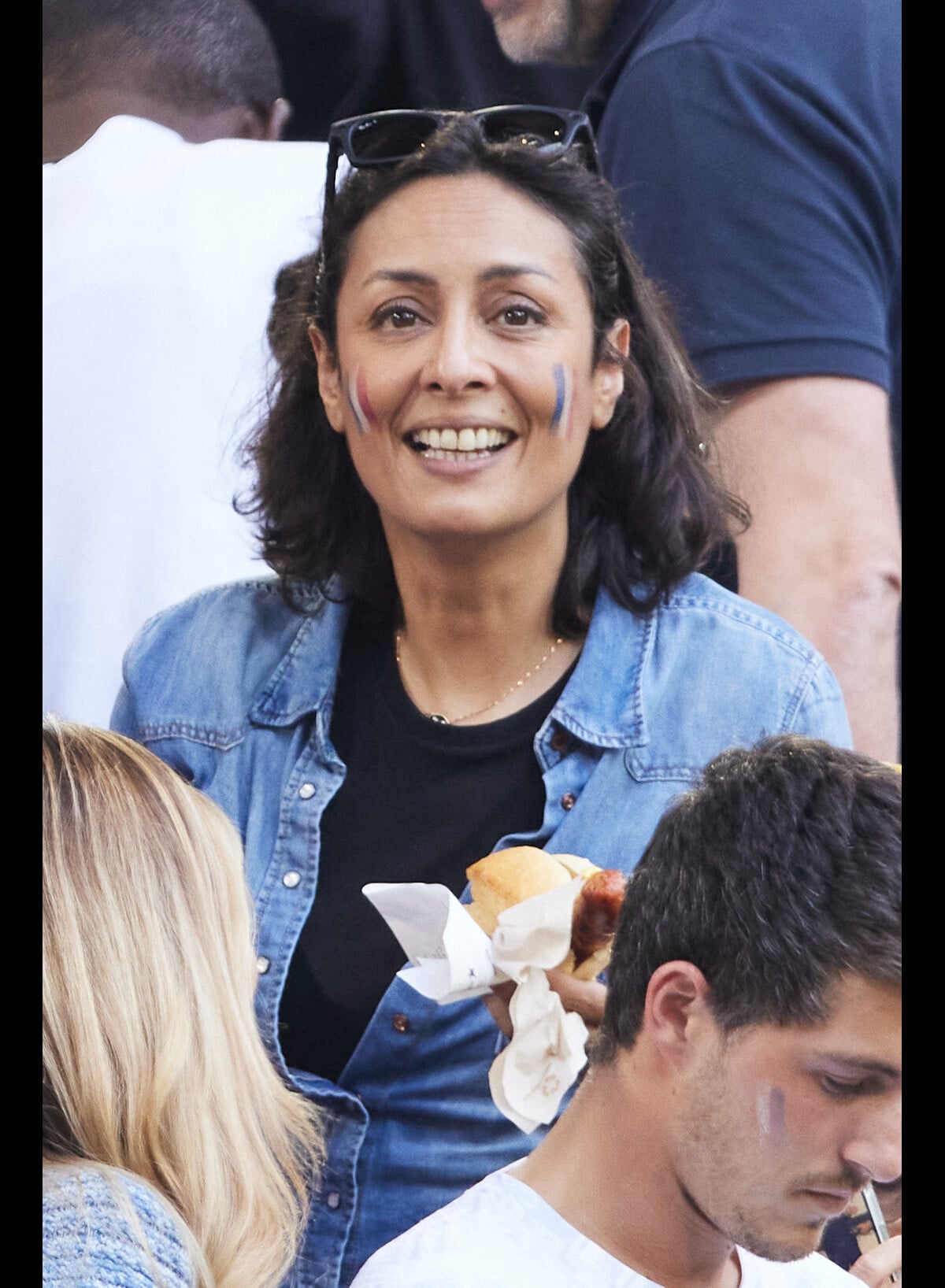 Vidéo : Leïla Kaddour en couple avec un beau chanteur plus jeune qu ...